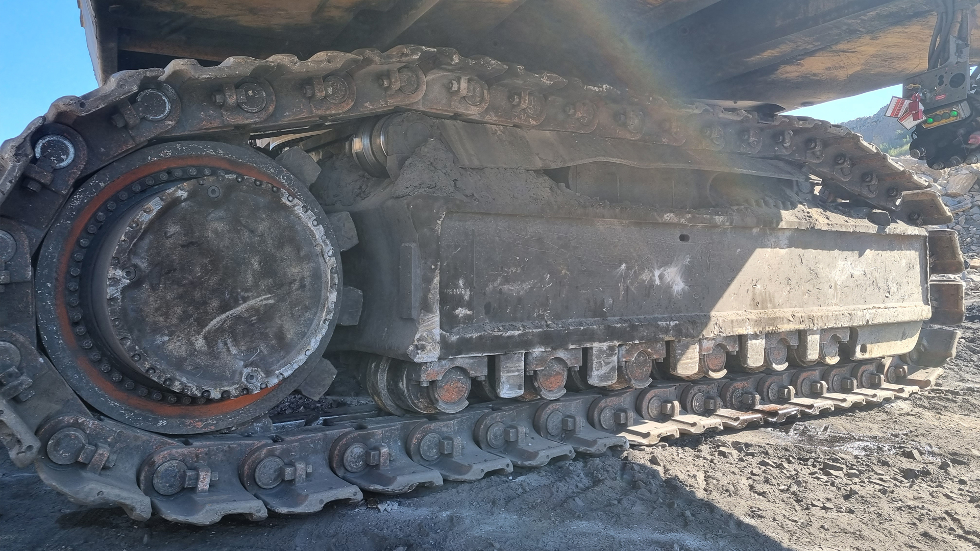 Caterpillar© 6050 hydraulic excavator platform - Progress Mining